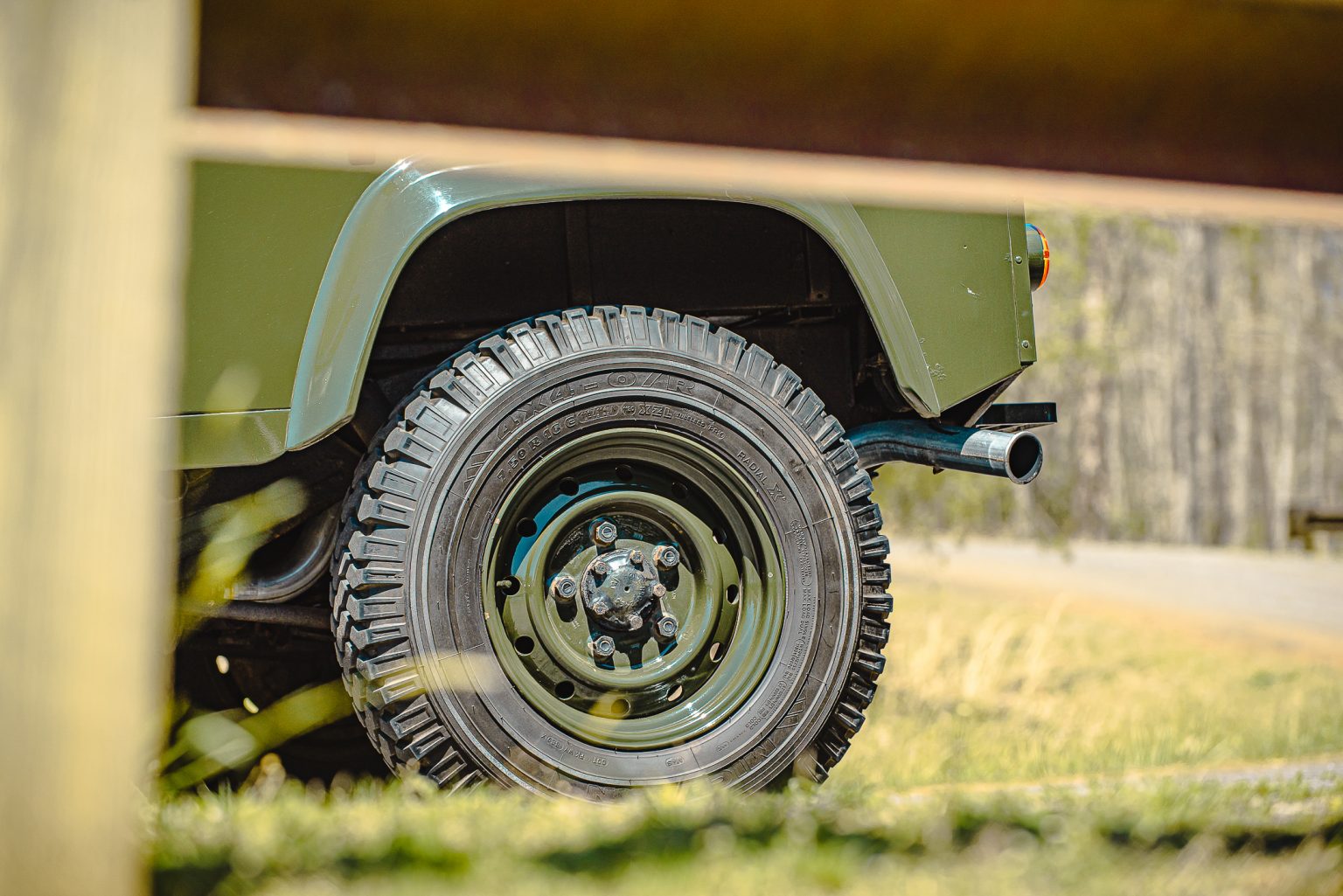 1998 Land Rover Defender 90 Wolf 300TDi - Wolf and Mare